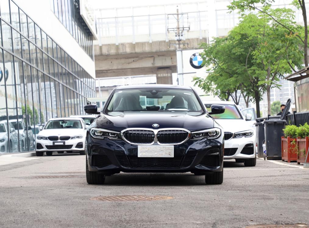 The long-axle version of the BMW 3 Series, which one is more cost ...