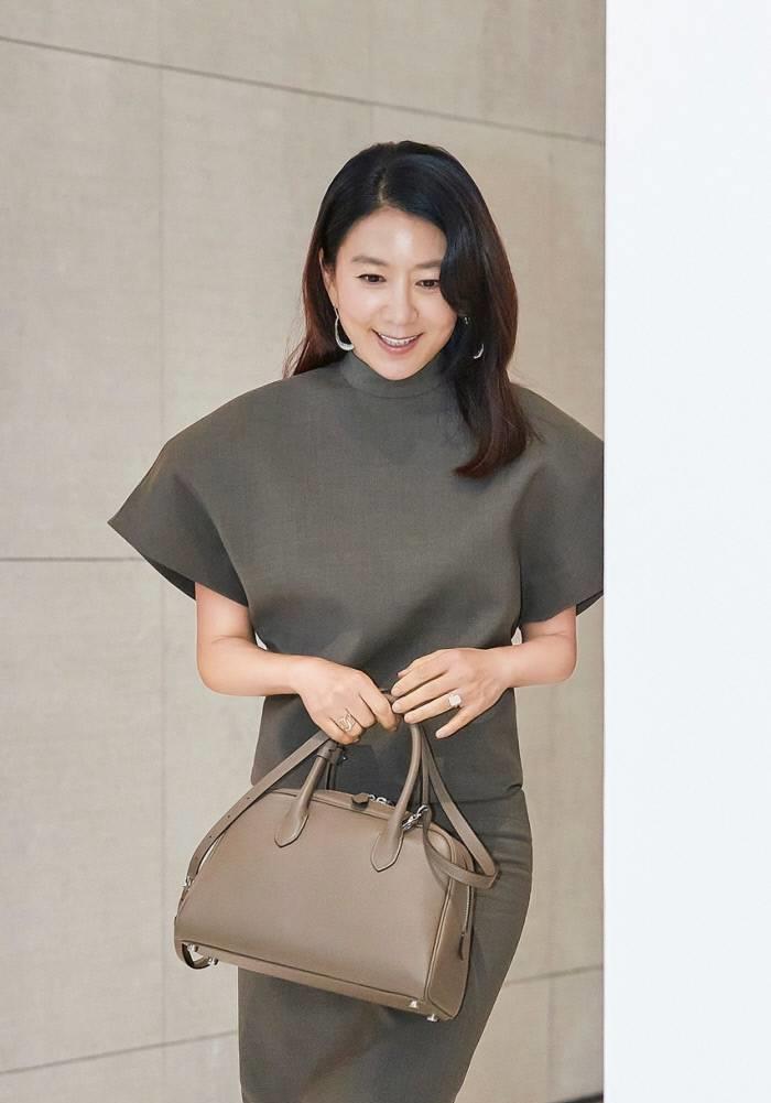 55-year-old Kim Hee-hee attended the event. She is still charming at ...