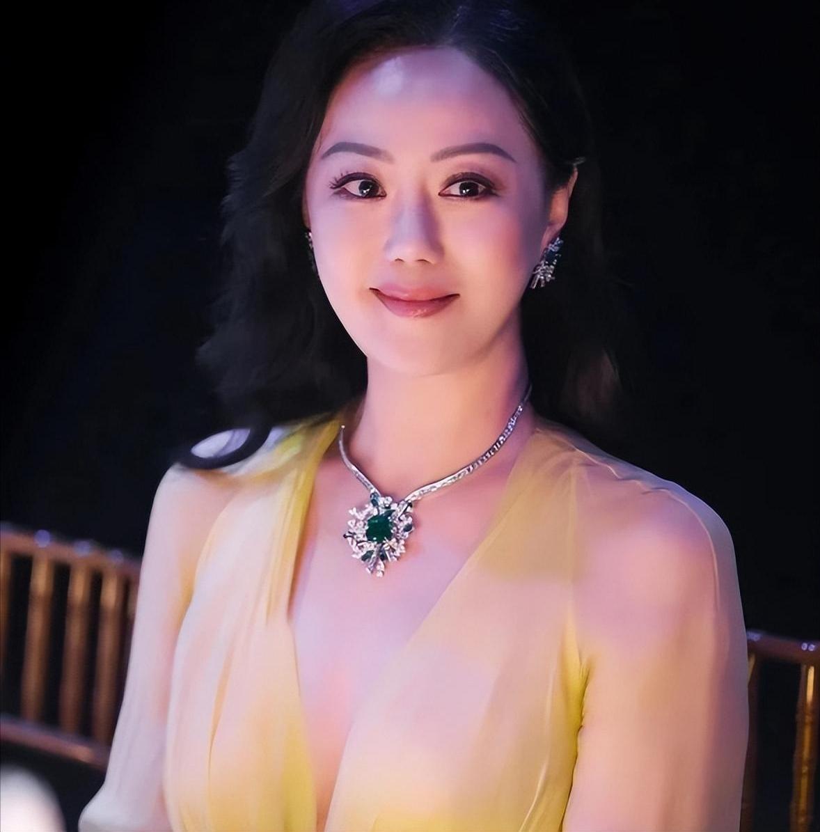 Zhang Xiaohui's legendary life: Lost two billionaires in 14 years, starred in a special movie to ...