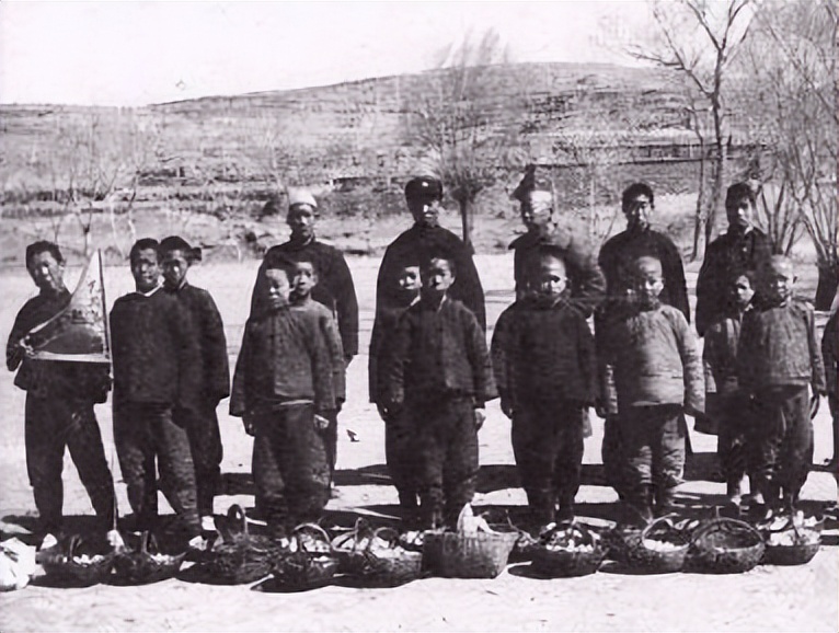 When Mao Zedong bid farewell to Mao Zelian, he told him to lead a good ...