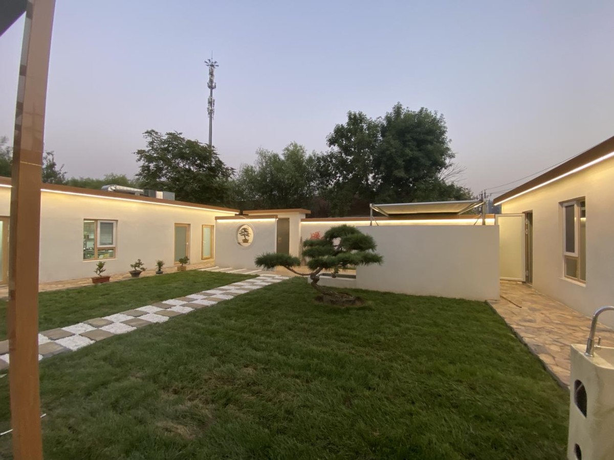 Zhang Zhenyu: White Box - iNEWS