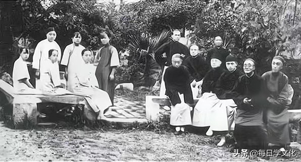 If you think life is too difficult, why not read Zhang Youyi - iNEWS