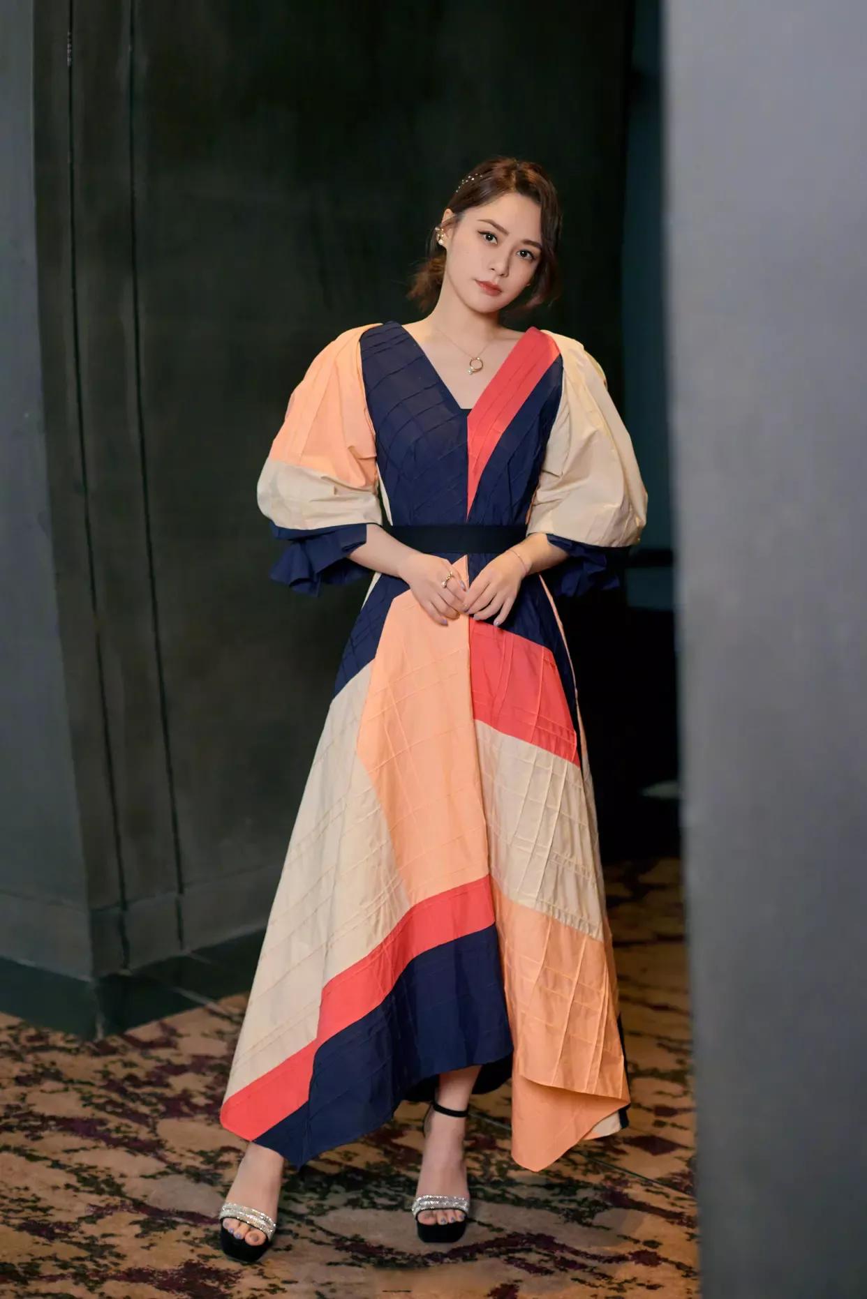 A collection of beautiful photos of Zhong Xintong (1) - iNEWS