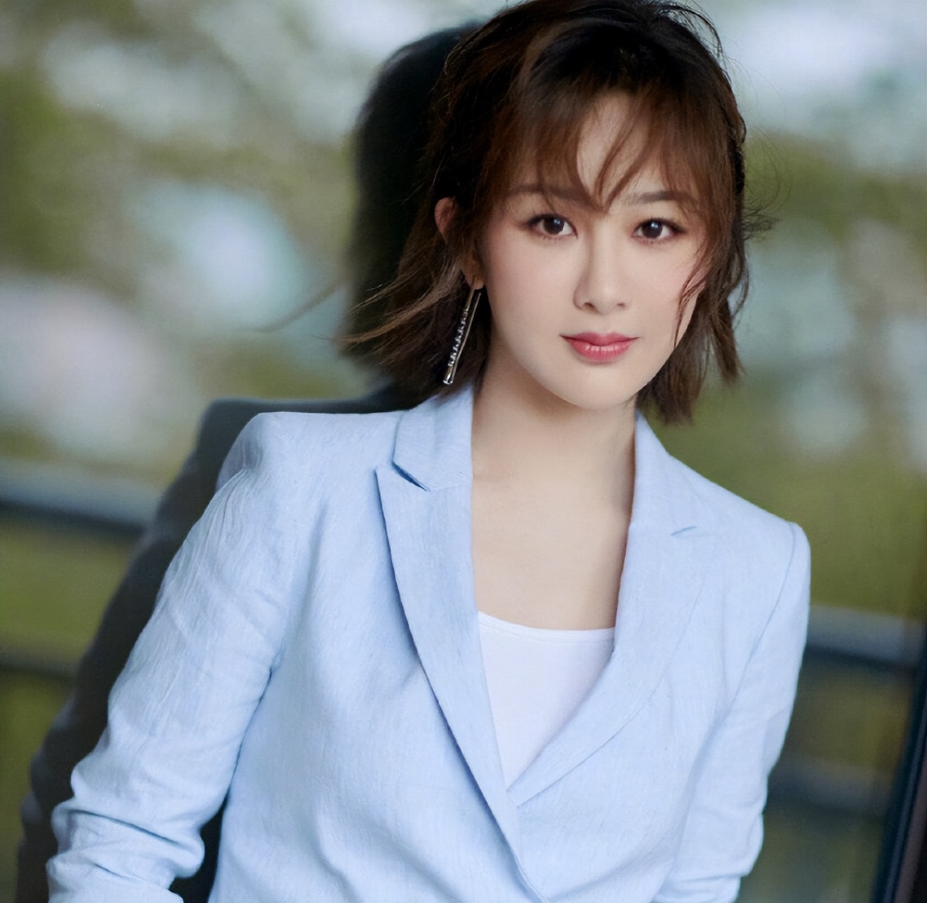 "Entertainment godmother" Du Hua: resources are better than artists ...