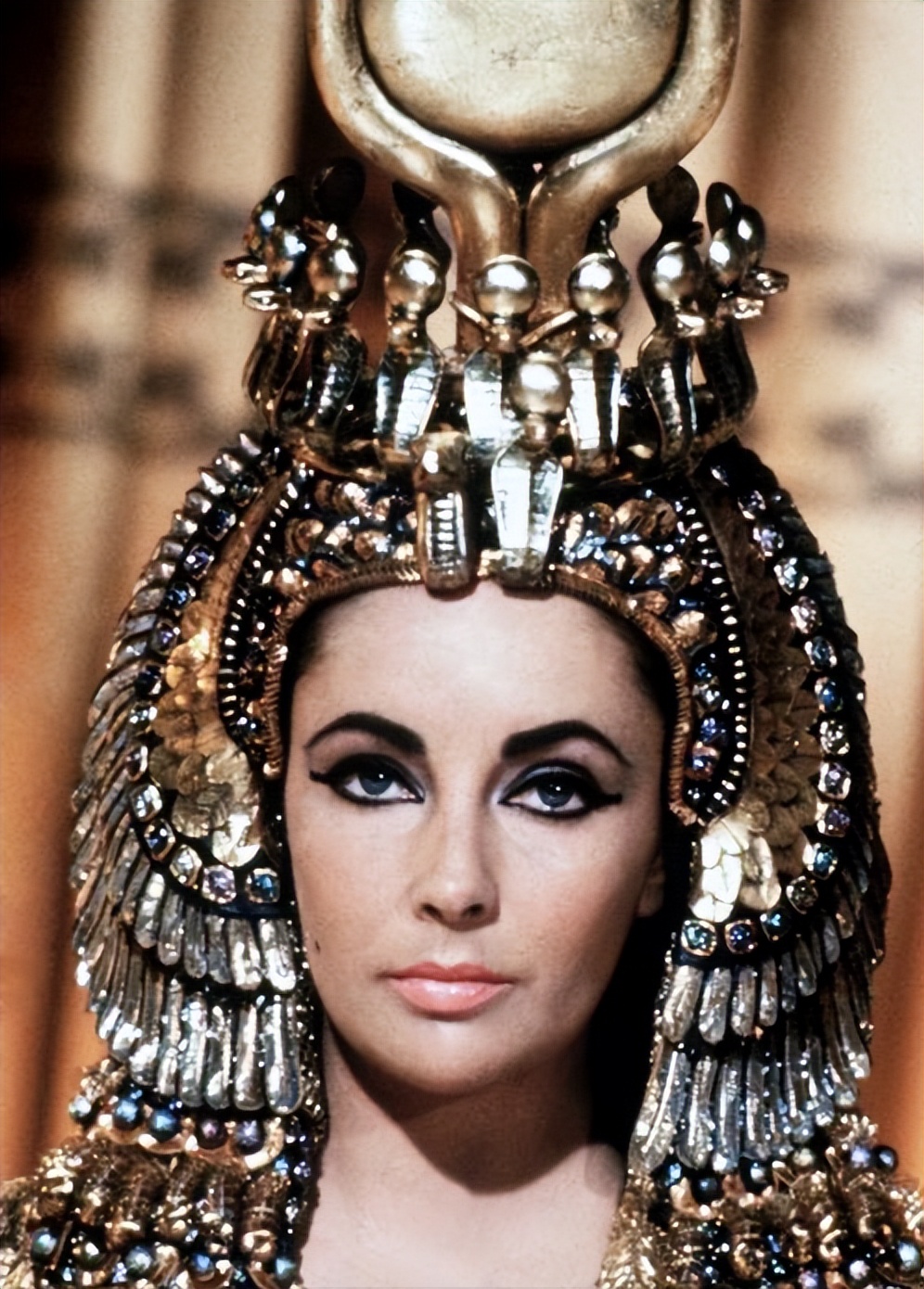 Cleopatra's mask bears her image and has historical value. How is it ...