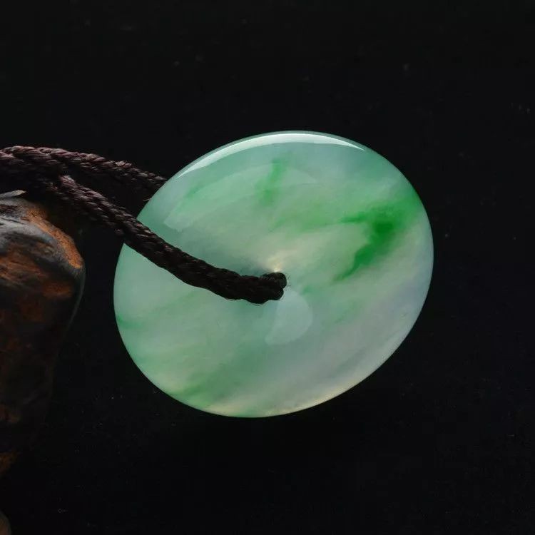 Yan Zhi, the king of quitting Burmese, said Cui ~ "Cui" flower - iNEWS