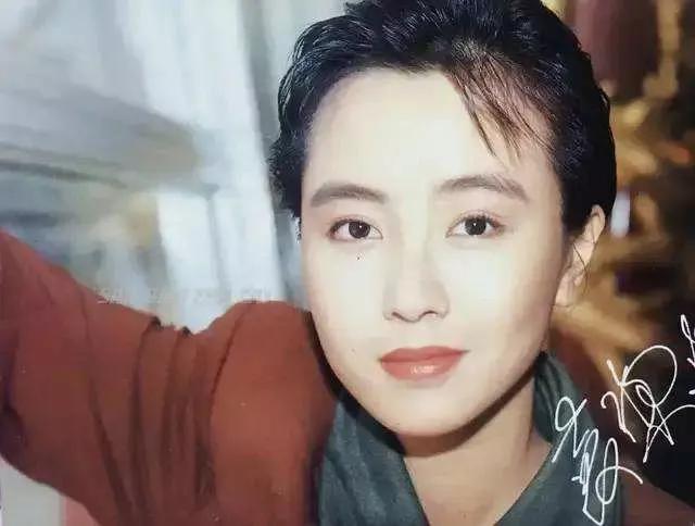 In those days, Hong Kong short hair goddess Yuan Jieying, Zhang Min ...