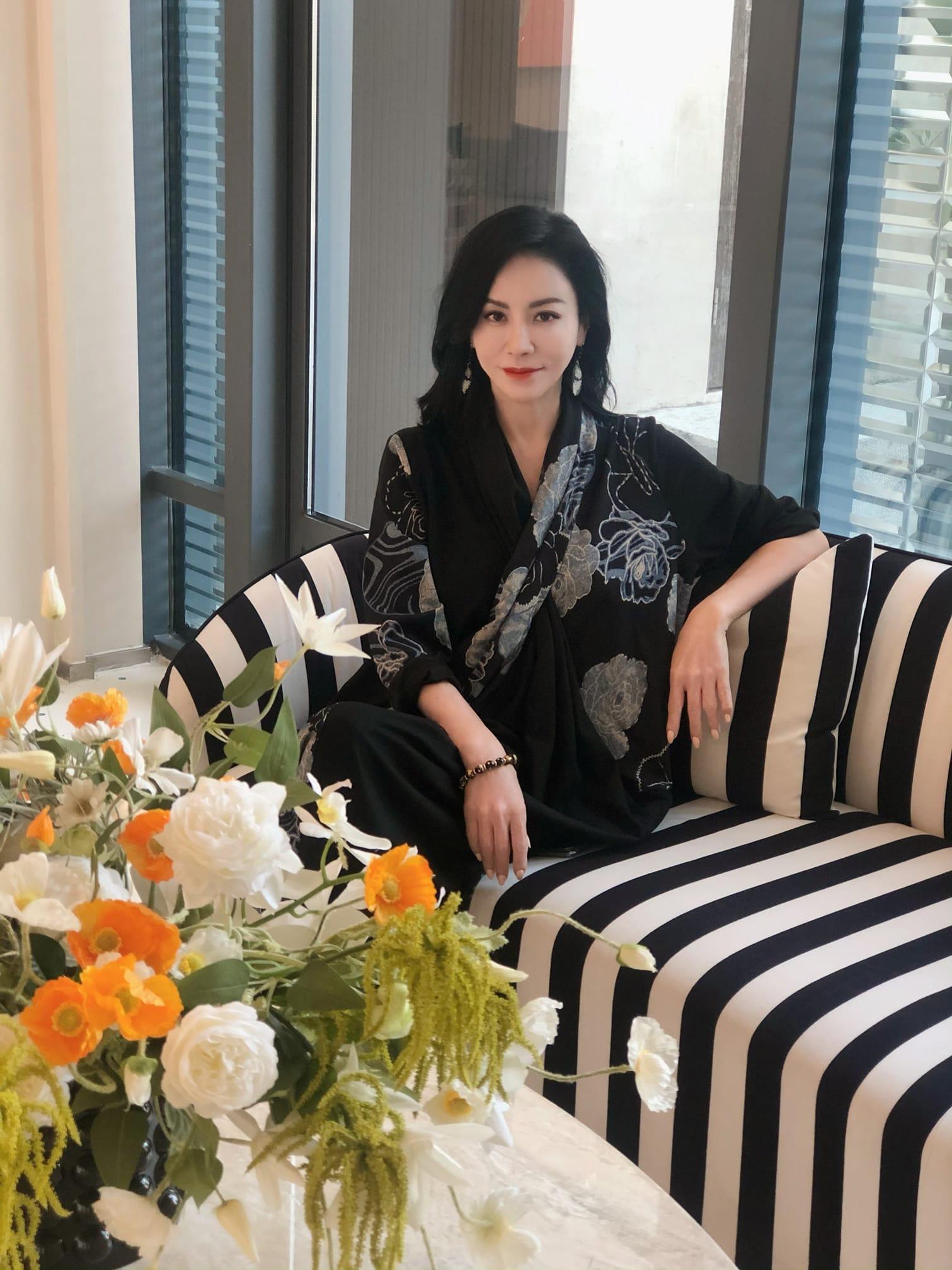 "Wind and Cloud" Tian Li is doing fitness without makeup, her frozen ...