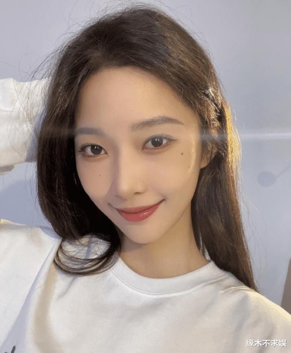 Chasing "The Rest of Your Life" with Yang Zi - iNEWS