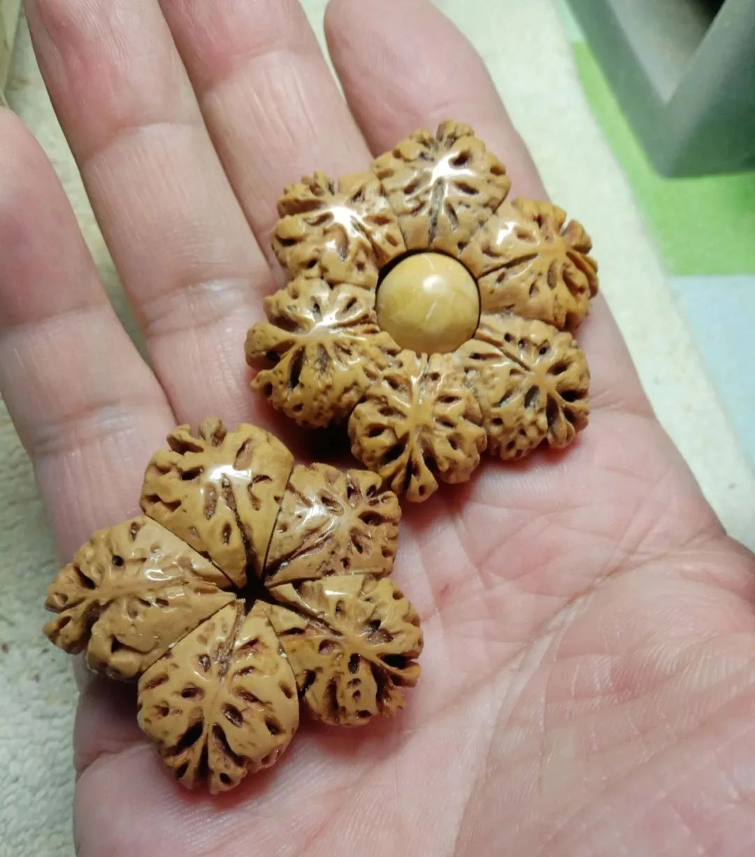 Elephants made from gourds, tops made from peach pits? Our wenwan ...