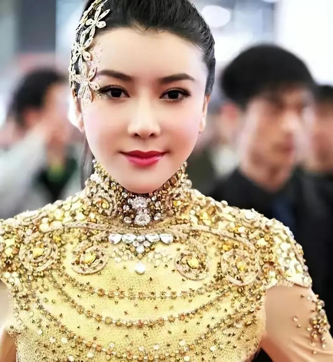 Accused of being the most beautiful "Pan Jinlian", she openly sold her ...