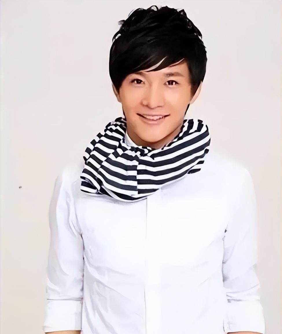 "The most handsome CCTV host" Bian Ce won the championship at the age ...