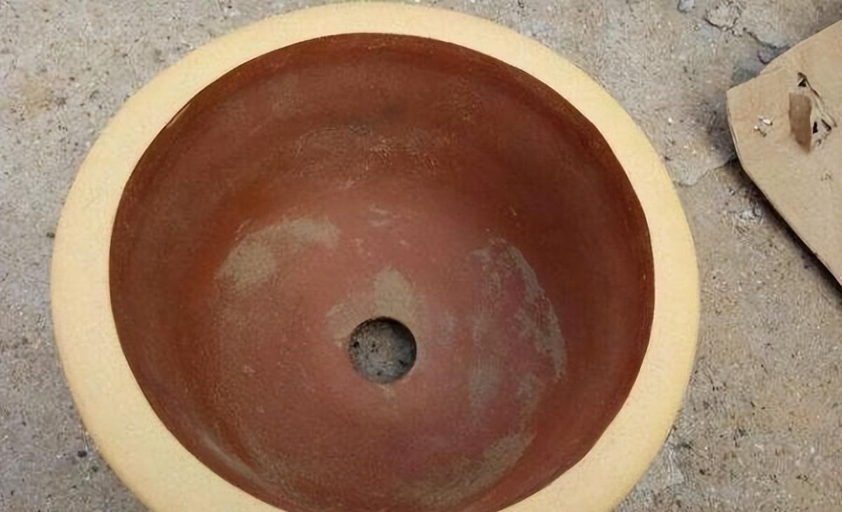 Where does the funeral custom of "smashing the pot" come from? Why do ...