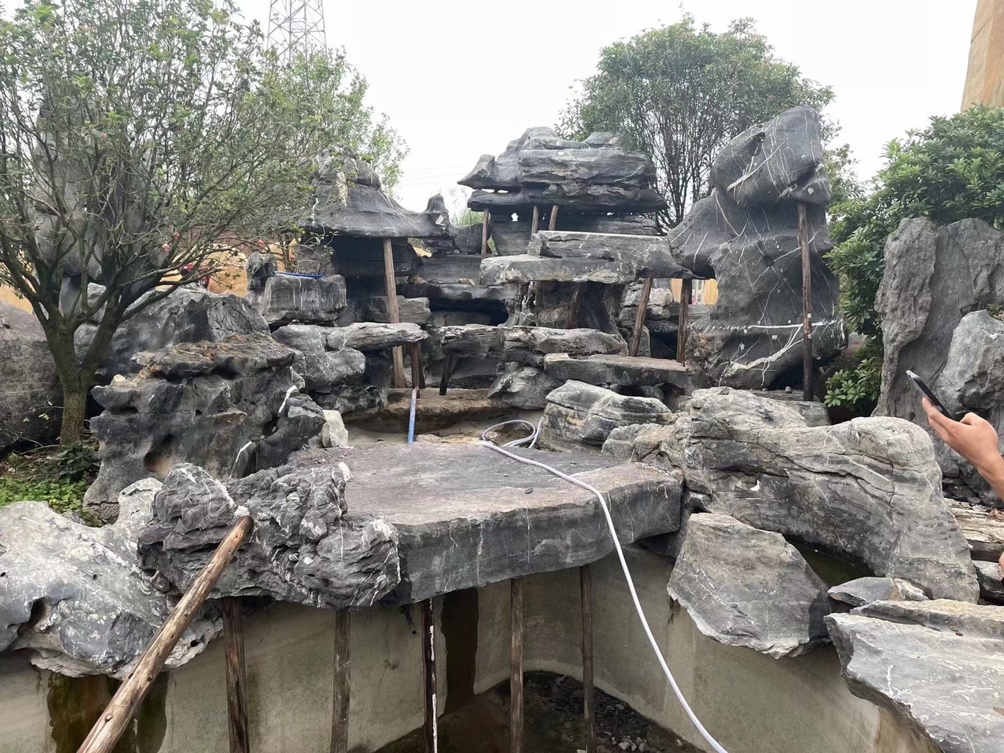 Taihu stone is a kind of revetment stone commonly used in garden ...