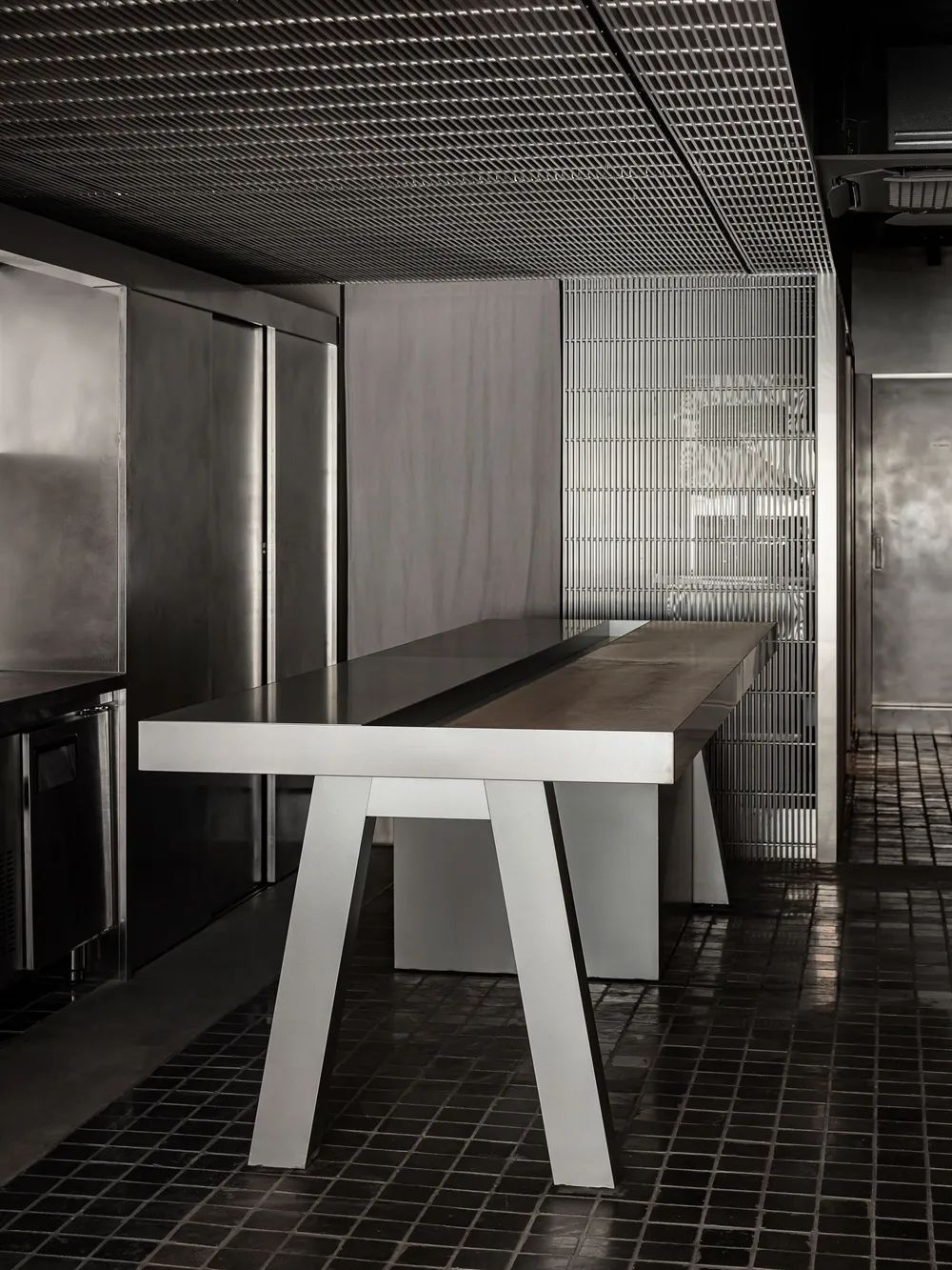 Creative Fusion of Street Culture and Restaurant - iNEWS