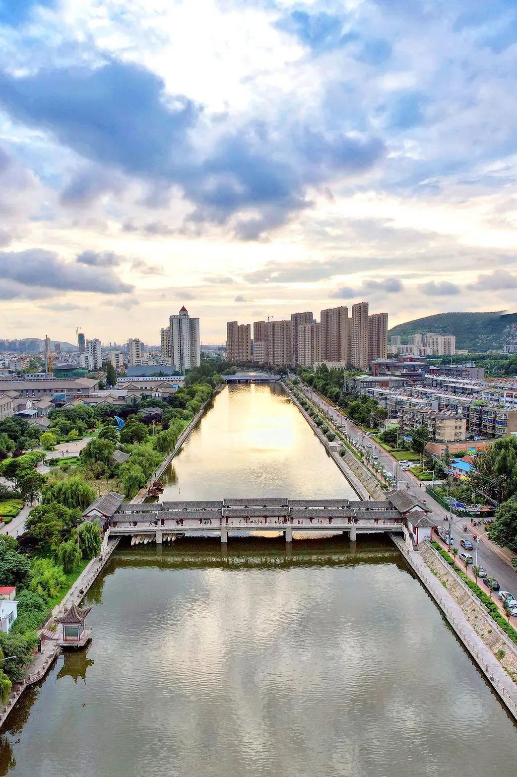 I sit on the bank of the Yellow River - iNEWS