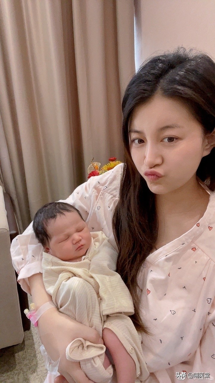 Congratulations!"China's New Rap" director Che Che is a father again ...