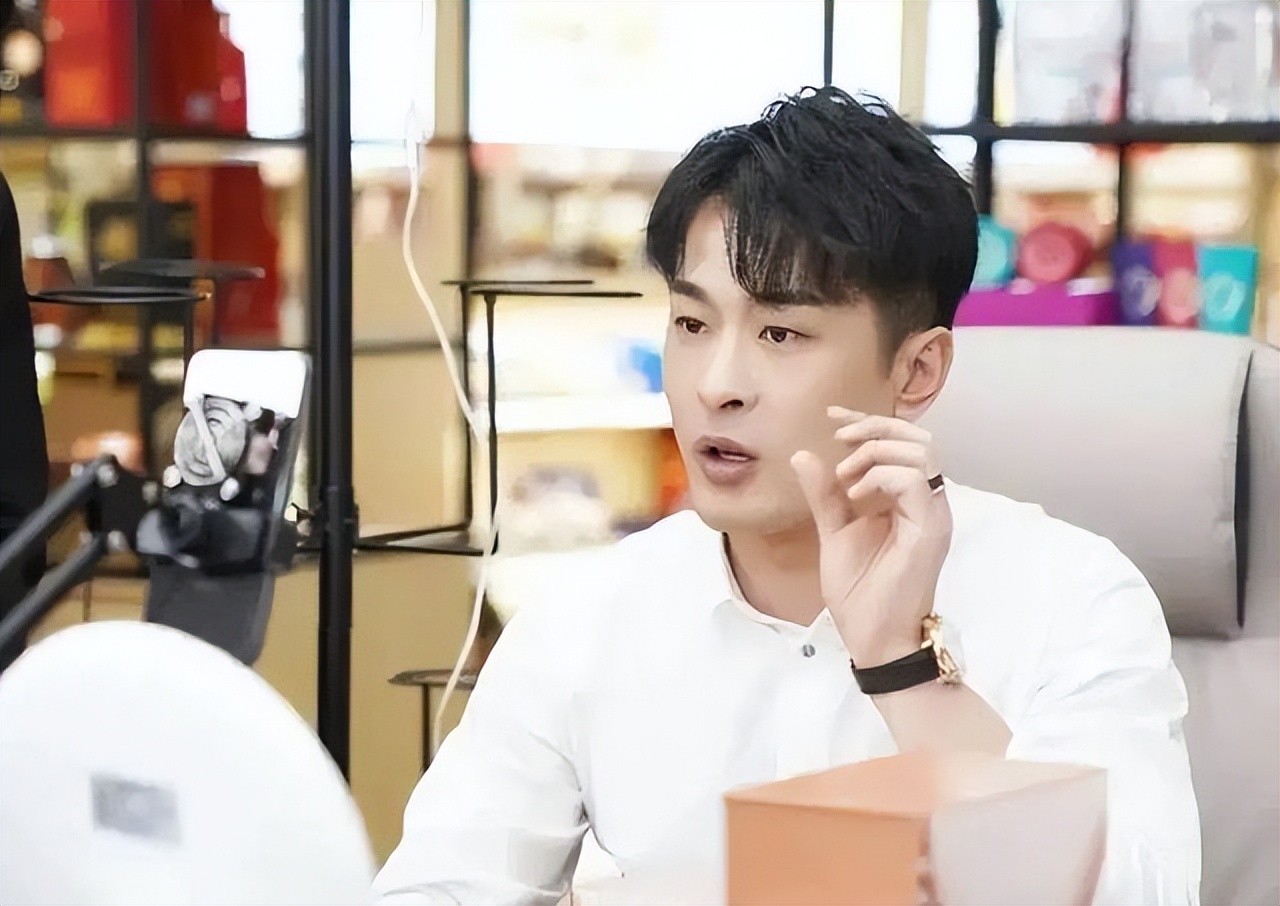 Liu Genghong overturned the car, with the hammer platform, Simba's ...