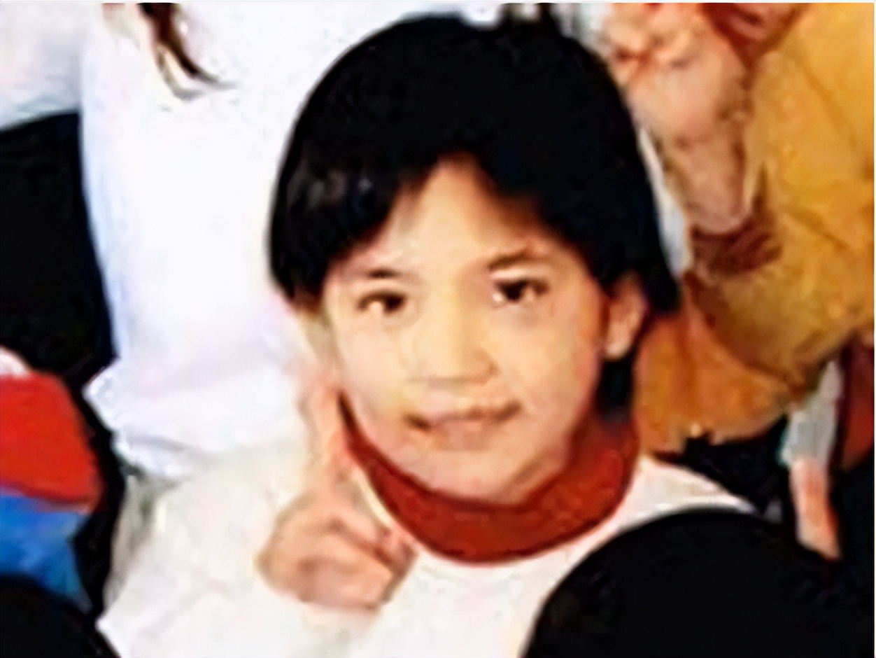 His PC went abroad, and the details are so strange!The rich world is a ...