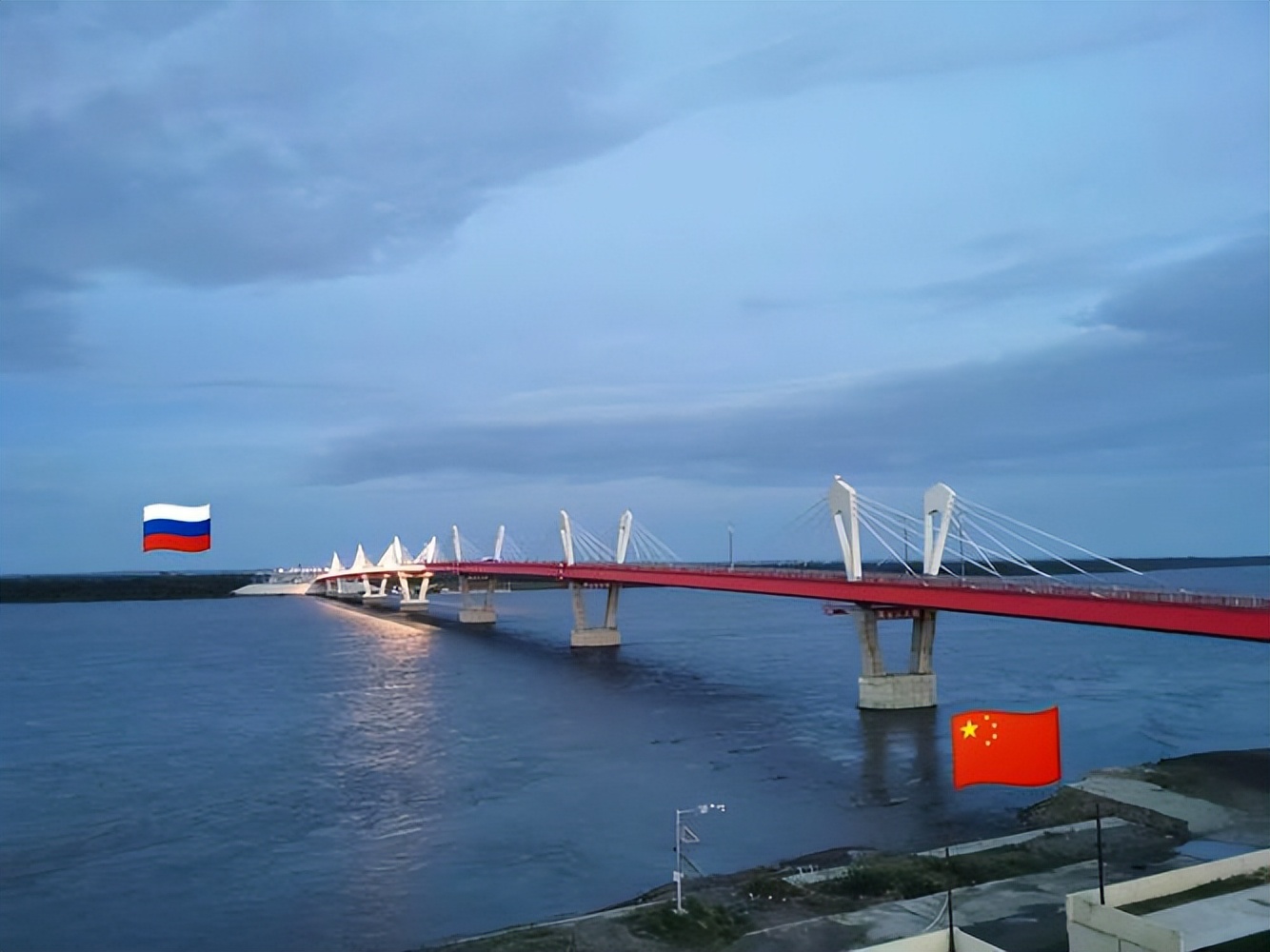 The China-Russia cross-border bridge has only been open to traffic for ...
