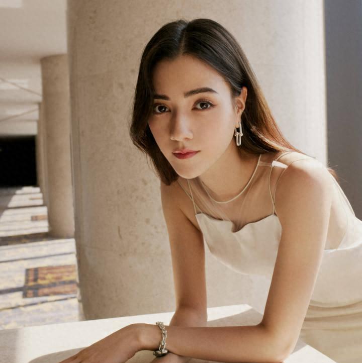 Fei Xiang's "Apotheosis of the Gods" is about romance. The 62-year-old him and the 26-year-old ...