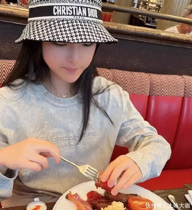 Li Xiangshai and Wang Shiling ate top food together, once again showing ...