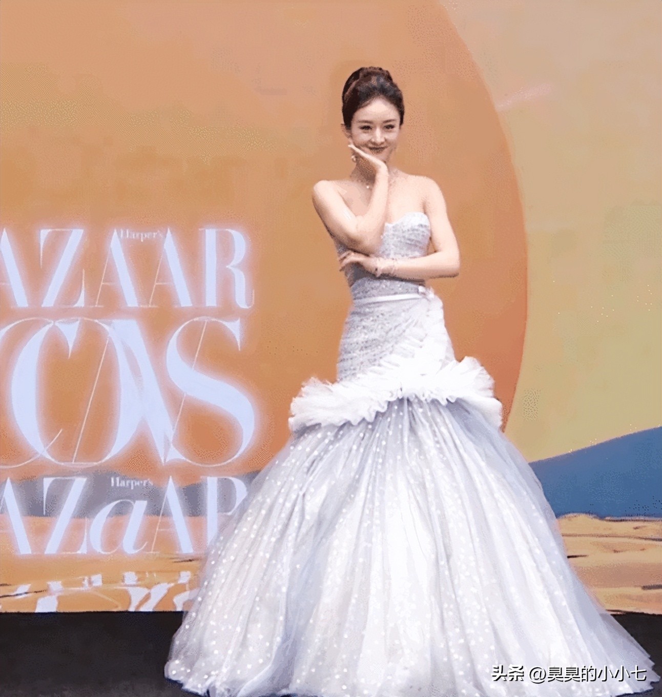 Zhao Liying is intellectual and soft, Reba is swaying, Yang Zihua is ...
