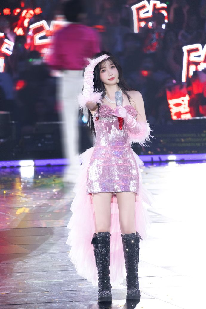 Yu Shuxin posted beautiful photos and forgot to reveal her true ...