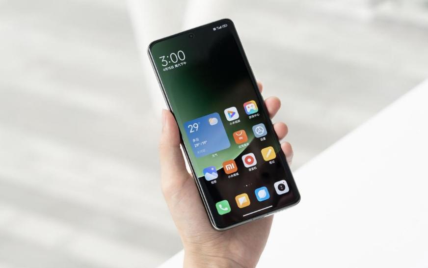 Lei Jun: The size of Mi 13 is small enough, and it can be made even ...
