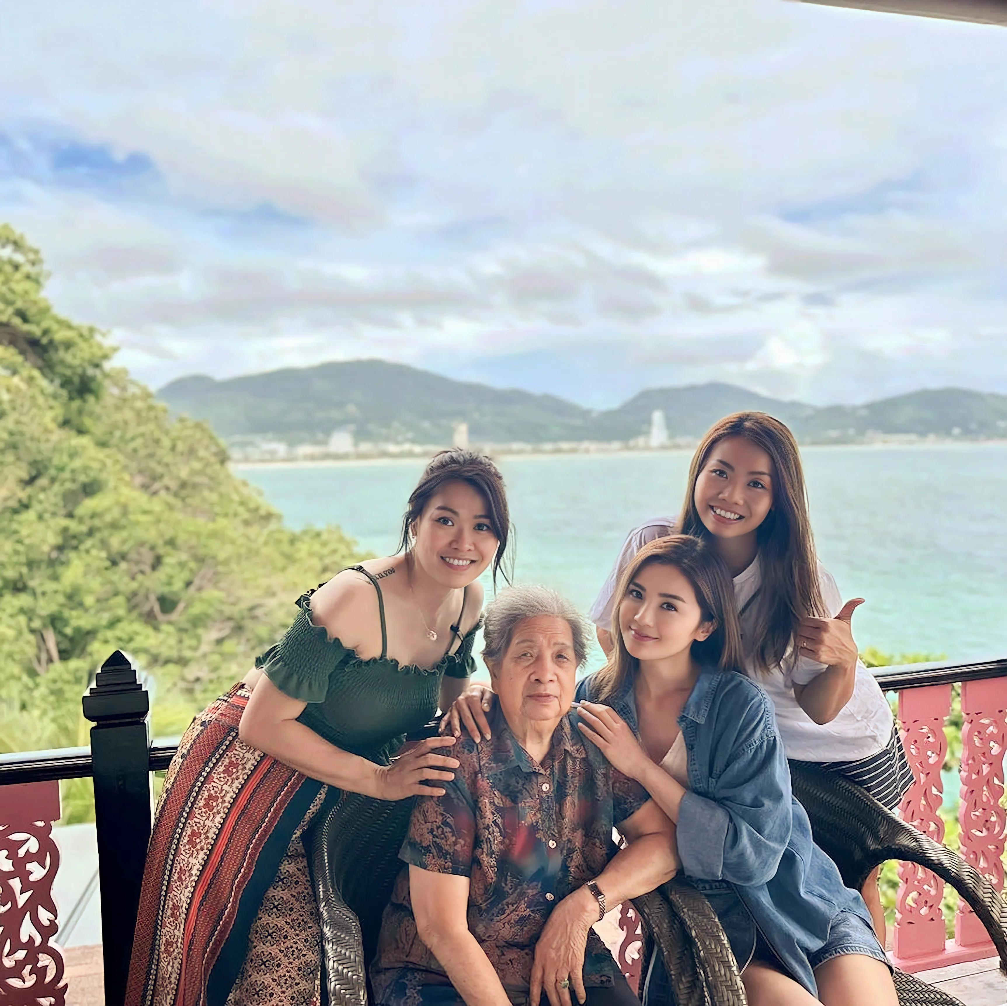 Charlene Choi's Rarely Sexy Bra Netizen: Pretty and thin. - iMedia