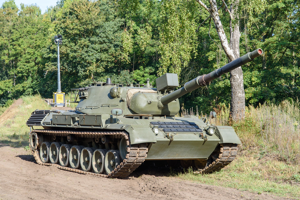 Ukraine can't wait for the Leopard 2A6. Does Germany support dozens of ...