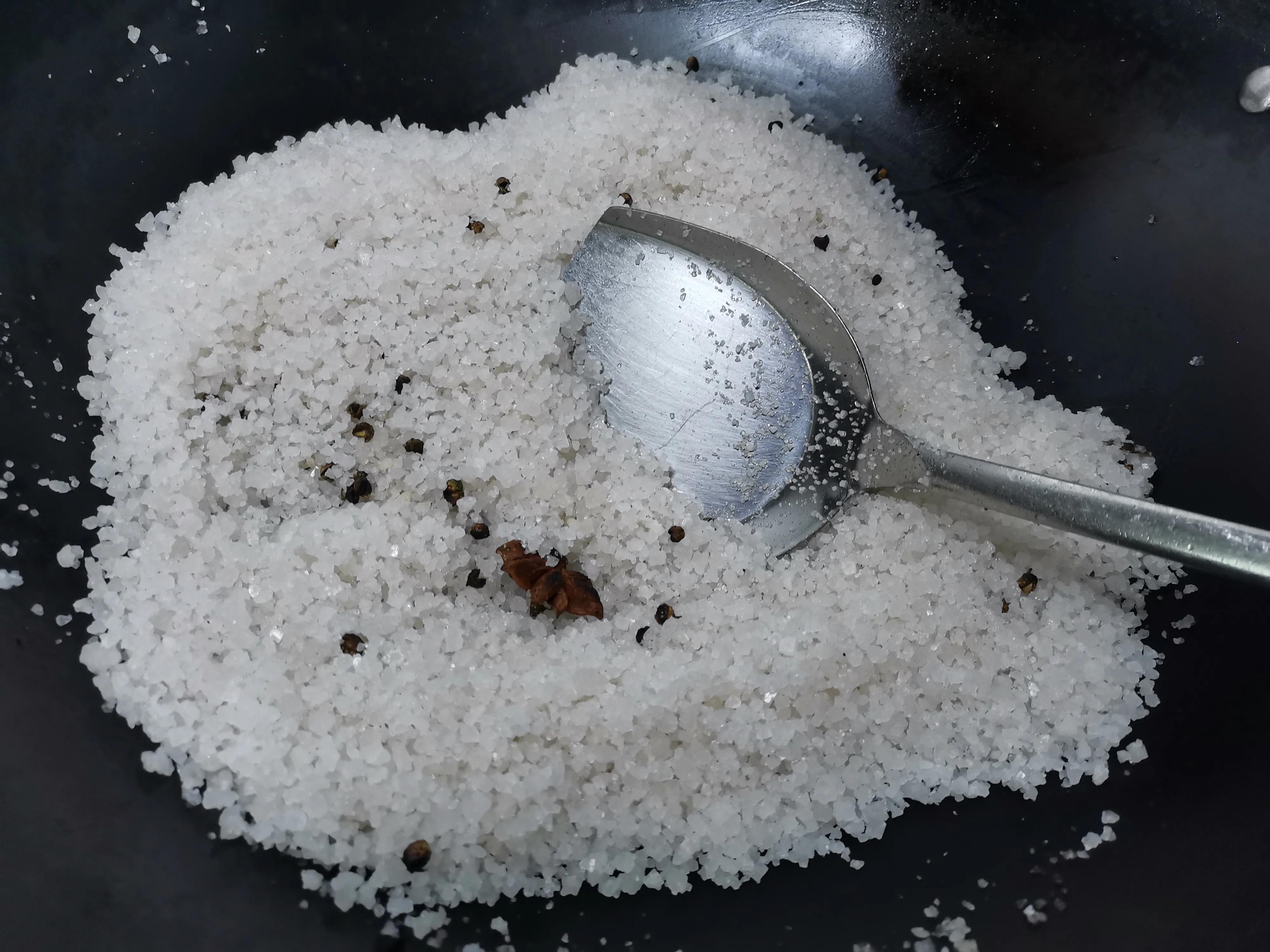 The practice of Hakka salt-baked chicken - iNEWS