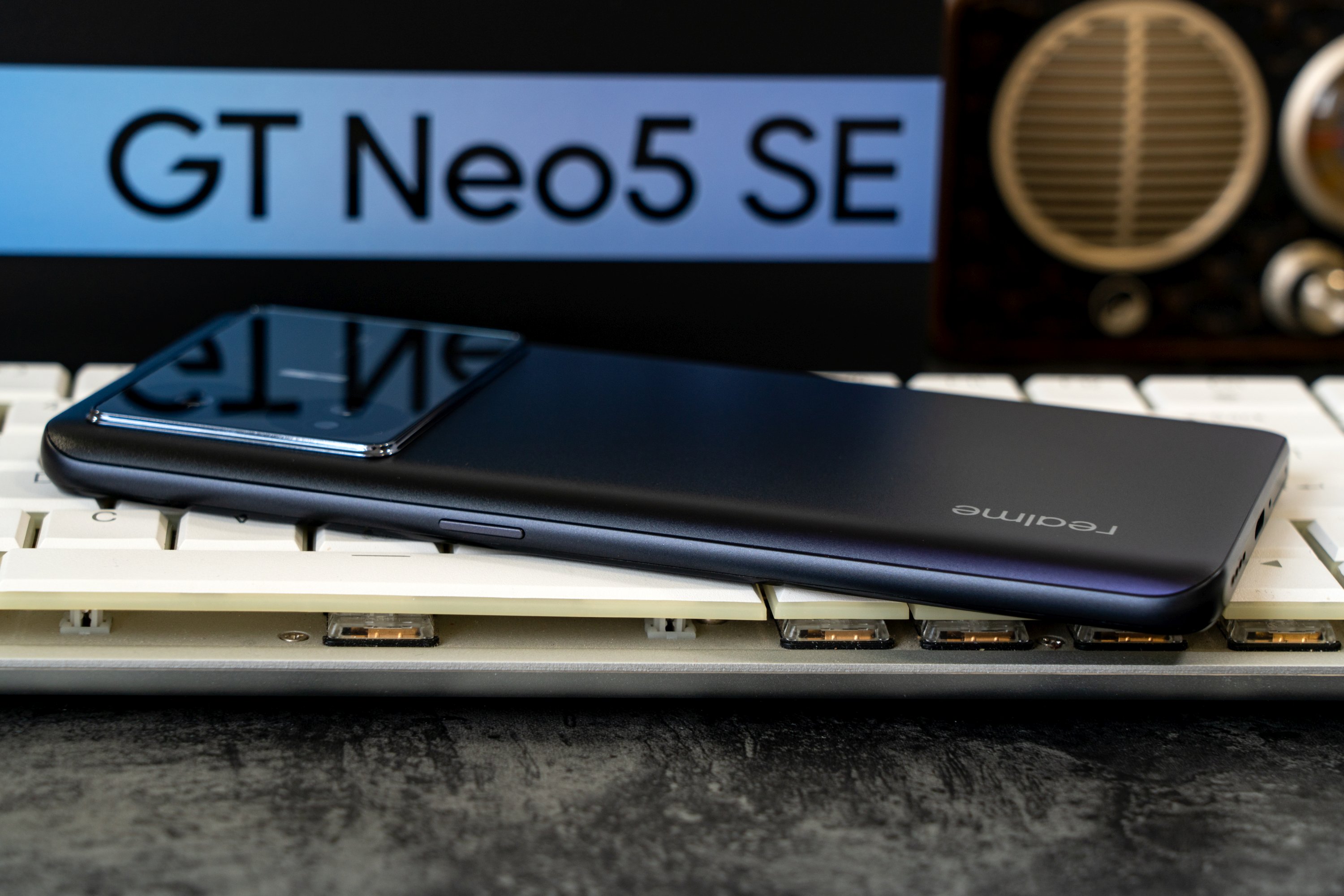 Is it really invincible at the same price? Real Me GT Neo5 SE actual ...