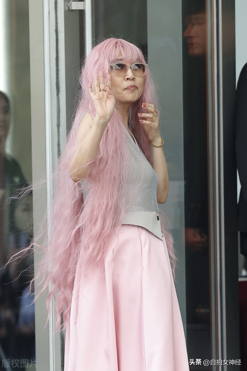 2023 Harper's Bazaar annual party: Zhang Qiang goes to work Reuters - iNEWS