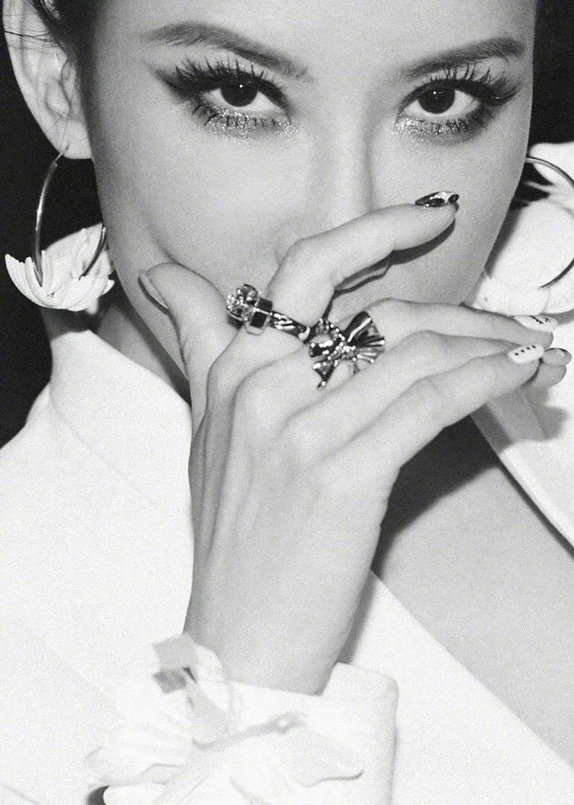 Female singer Coco Lee died of depression! Netizen: I can't believe it ...