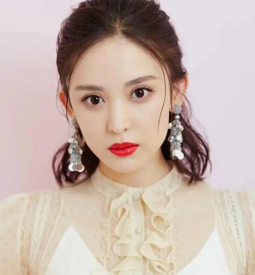 Xiao Zhan, Bai Baihe, Wang Jiaer, Wu Lei, Zhao Lusi, Wang Hedi, Yu Shuxin, Yang Mi, Reba, Guli ...