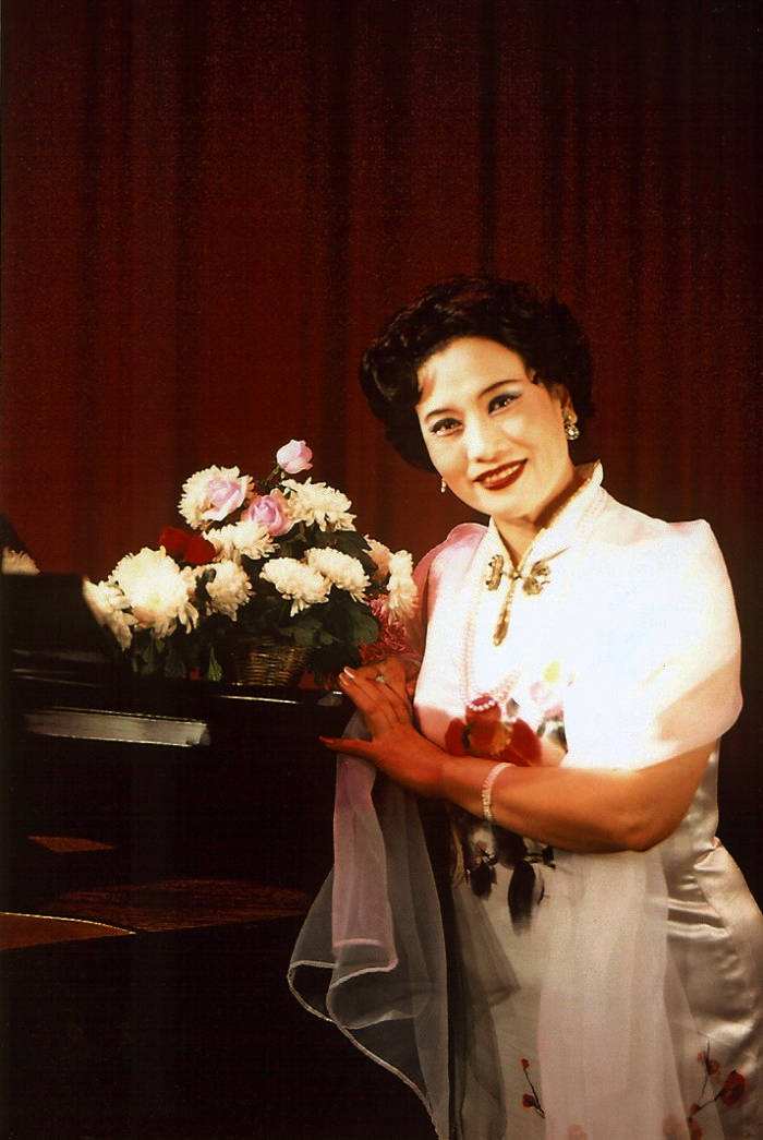 Oriental Nightingale Zhu Fengbo: Married with a teacher at the age of ...