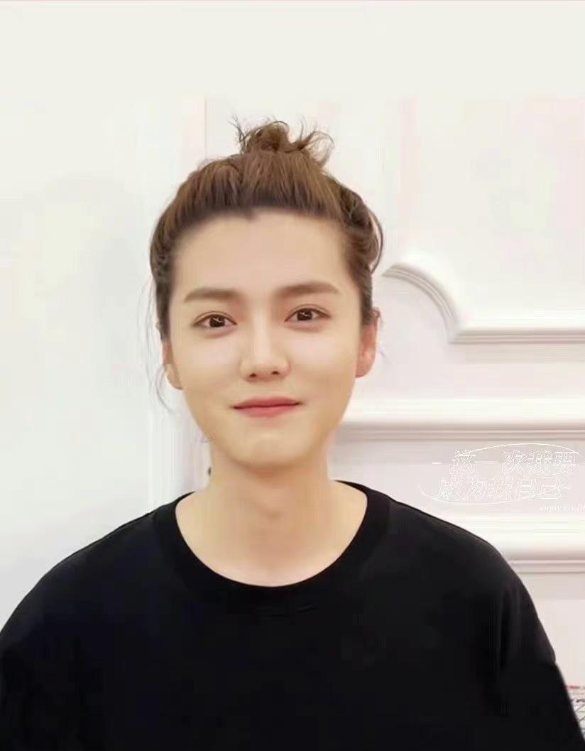 Little Gossip, Dong Zijian, Sun Yi, Lu Han, Zhao Liying, Liu Yifei - iNEWS