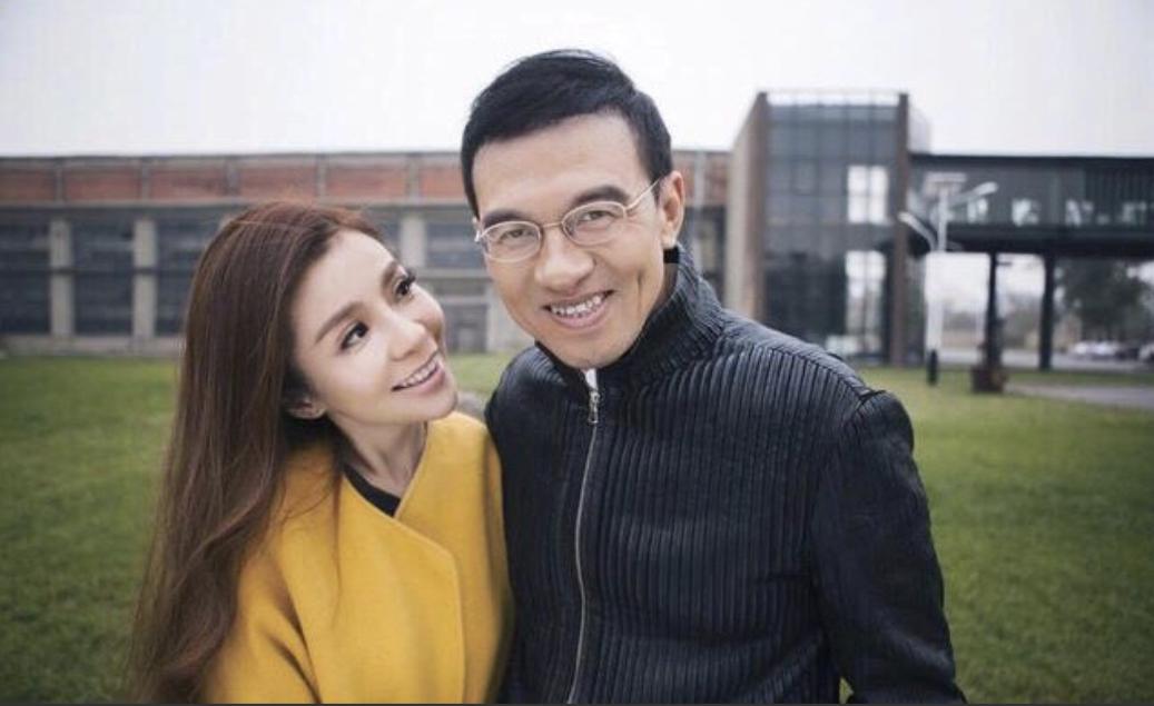 CCTV celebrity Zhu Xun: He enjoys endless glory on stage, but after get off work he eats his ...