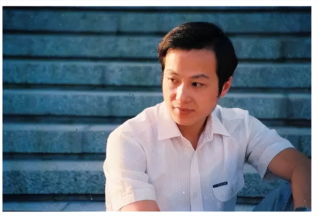 Luo Jing died 13 years ago, and his wife, who cried to fainting ...