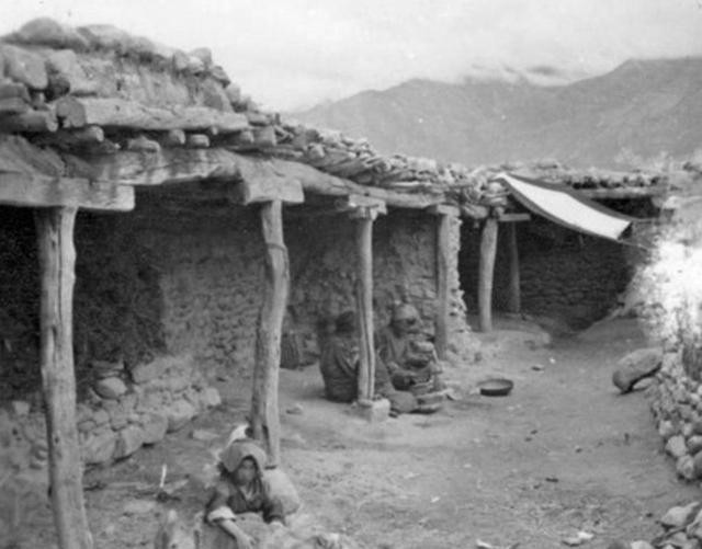 Revealing the extravagance and tyranny of the old Tibetan nobles, the ...