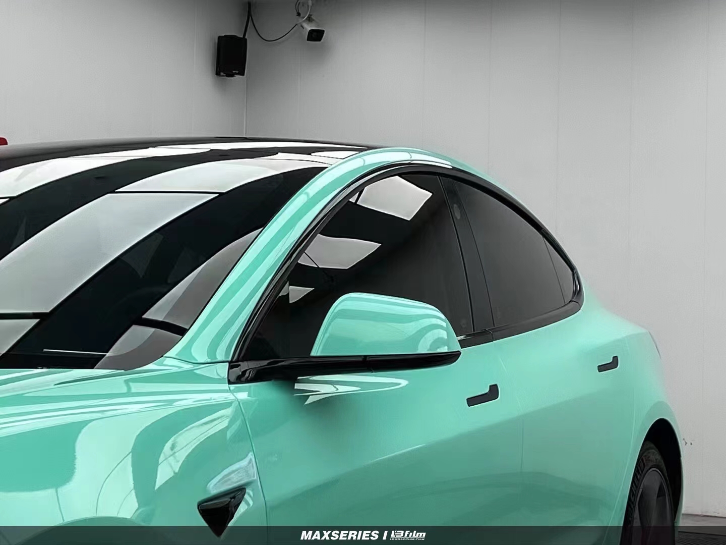 Tesla model3-LB color changing film is super bright Meyer Green MC141 ...