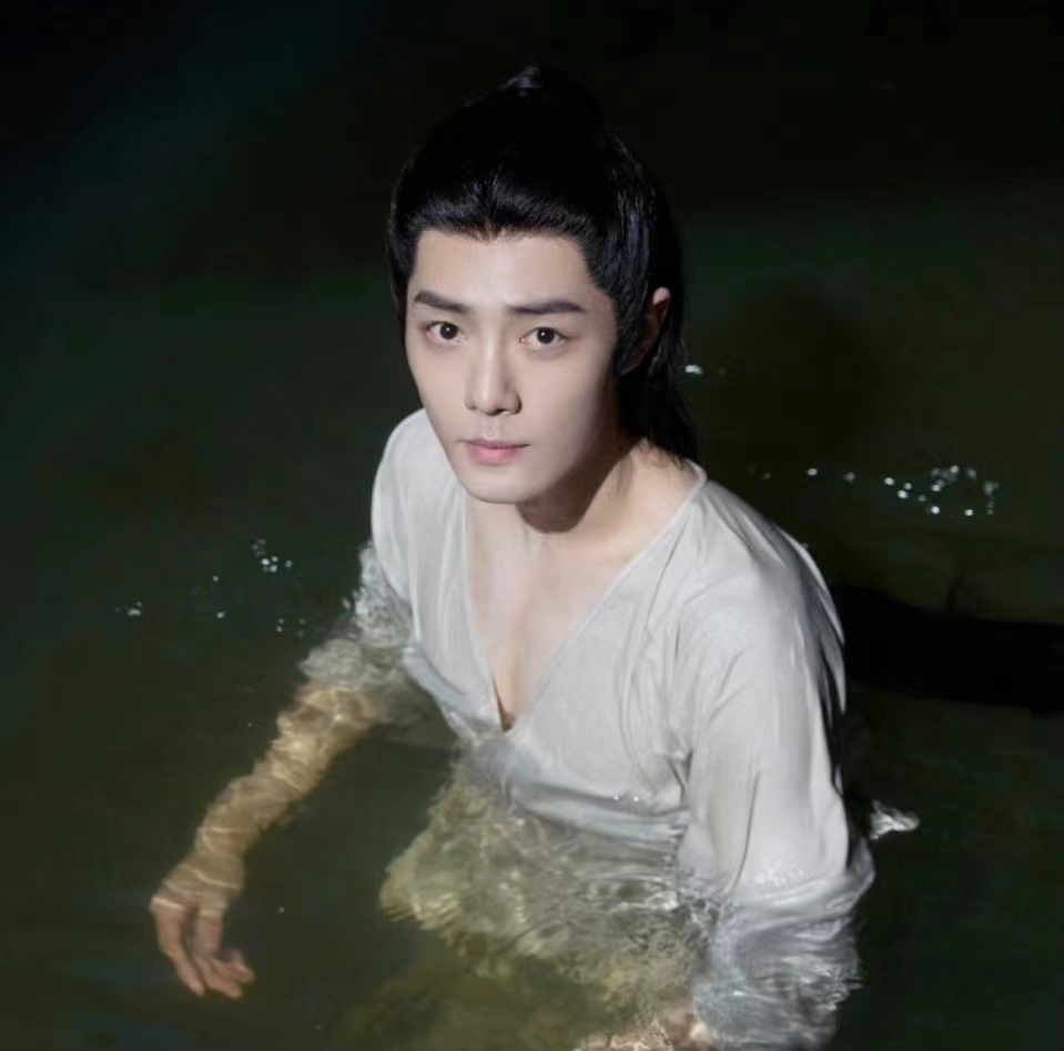 Also played "Injured Abdominal Muscles", comparing Gong Jun and Cheng Yi together, the ...