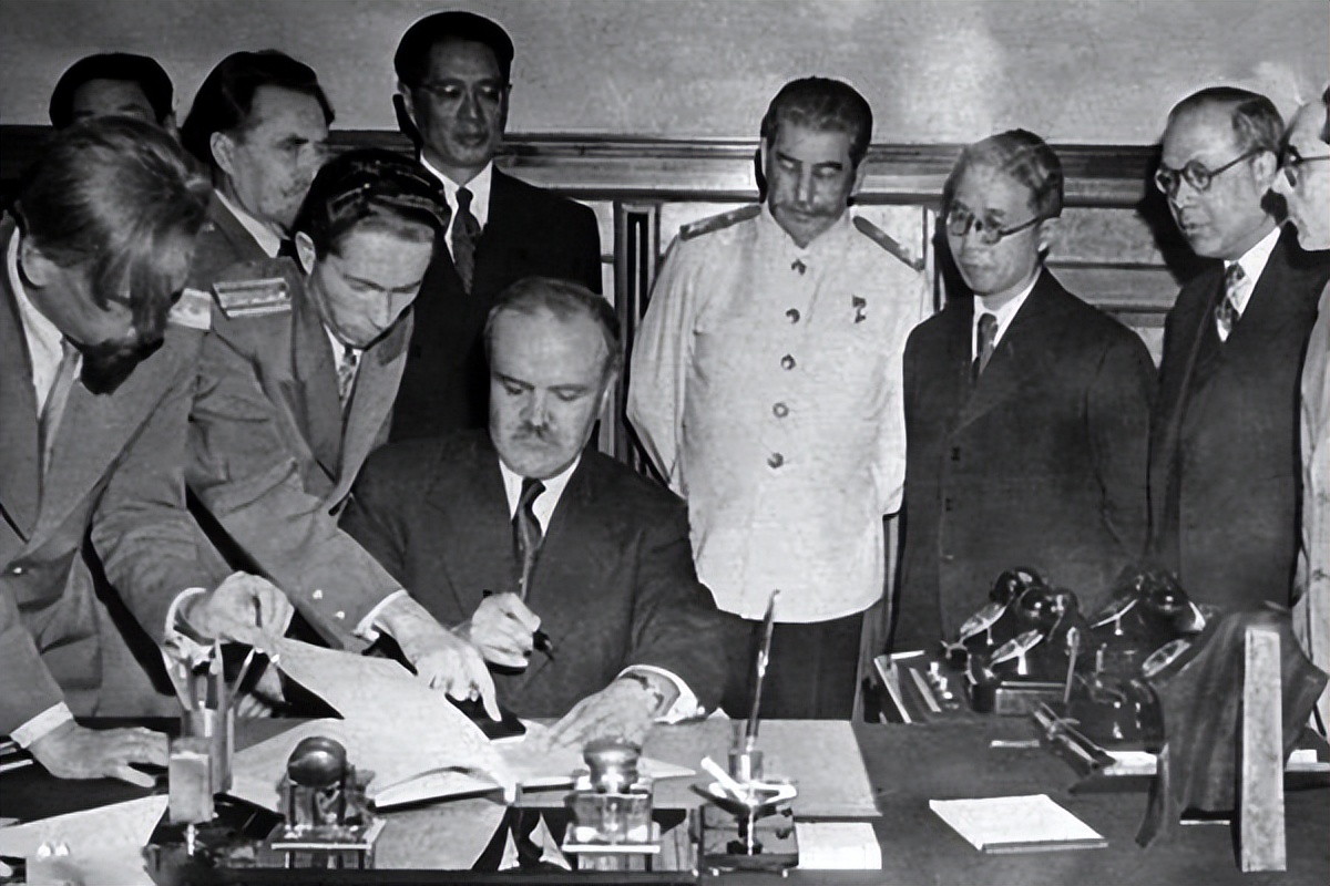 The Soviet Union's Transfer of Industrial Materials to Japan in the ...