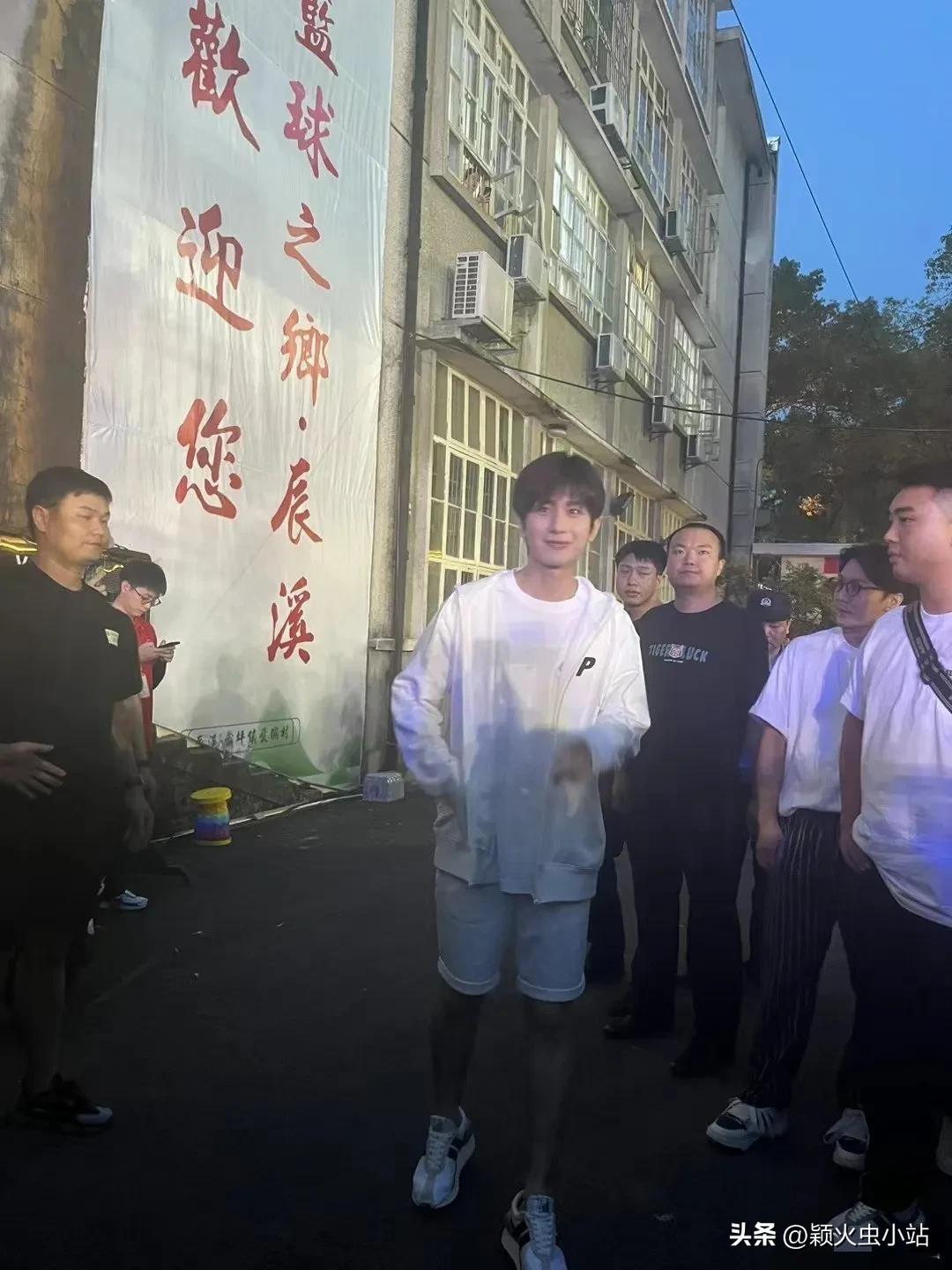 8.12 Entertainment: Zhao Liying, Zhang Yixing, Cheng Yi, Yang Ying ...