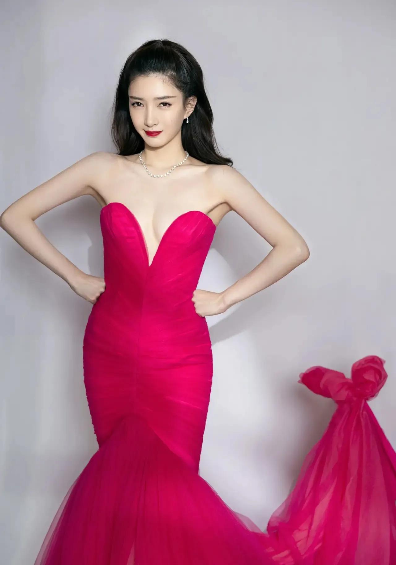 Tong Liya's body is hot - iNEWS