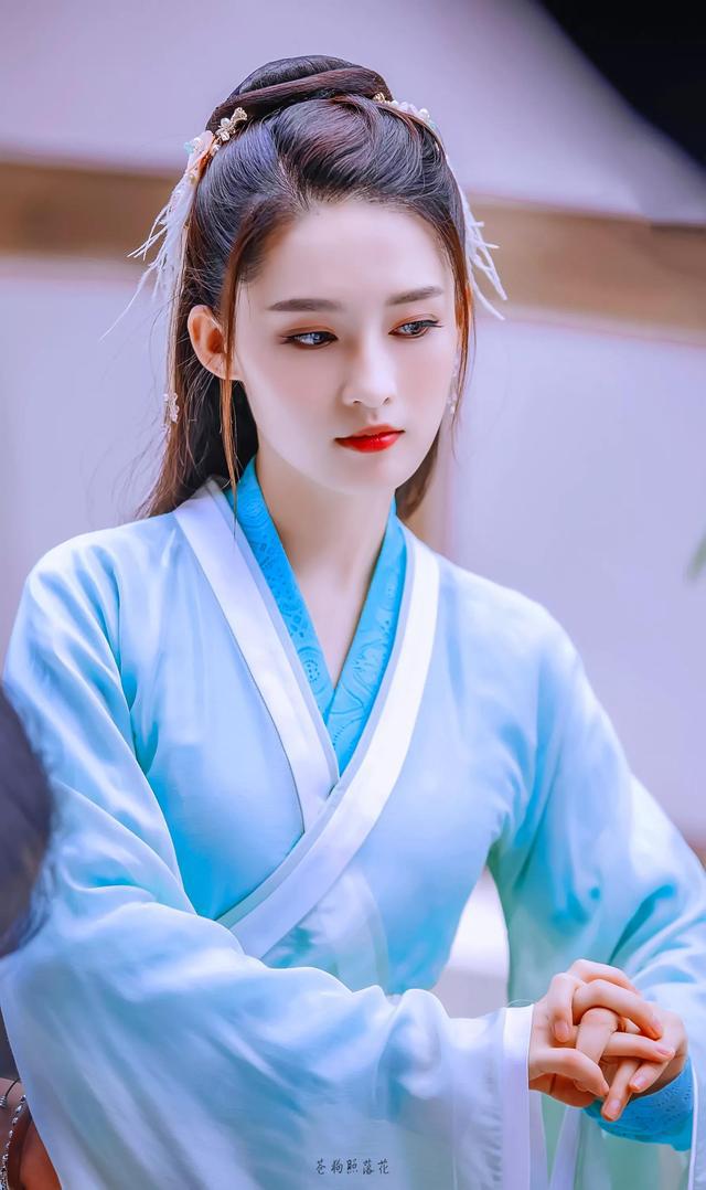 Entertainment highlights: Li Qin, Wang Jiawei, Hu Ge, Cheng Yihe, Chen Feiyu, Song Zuer, Liu ...