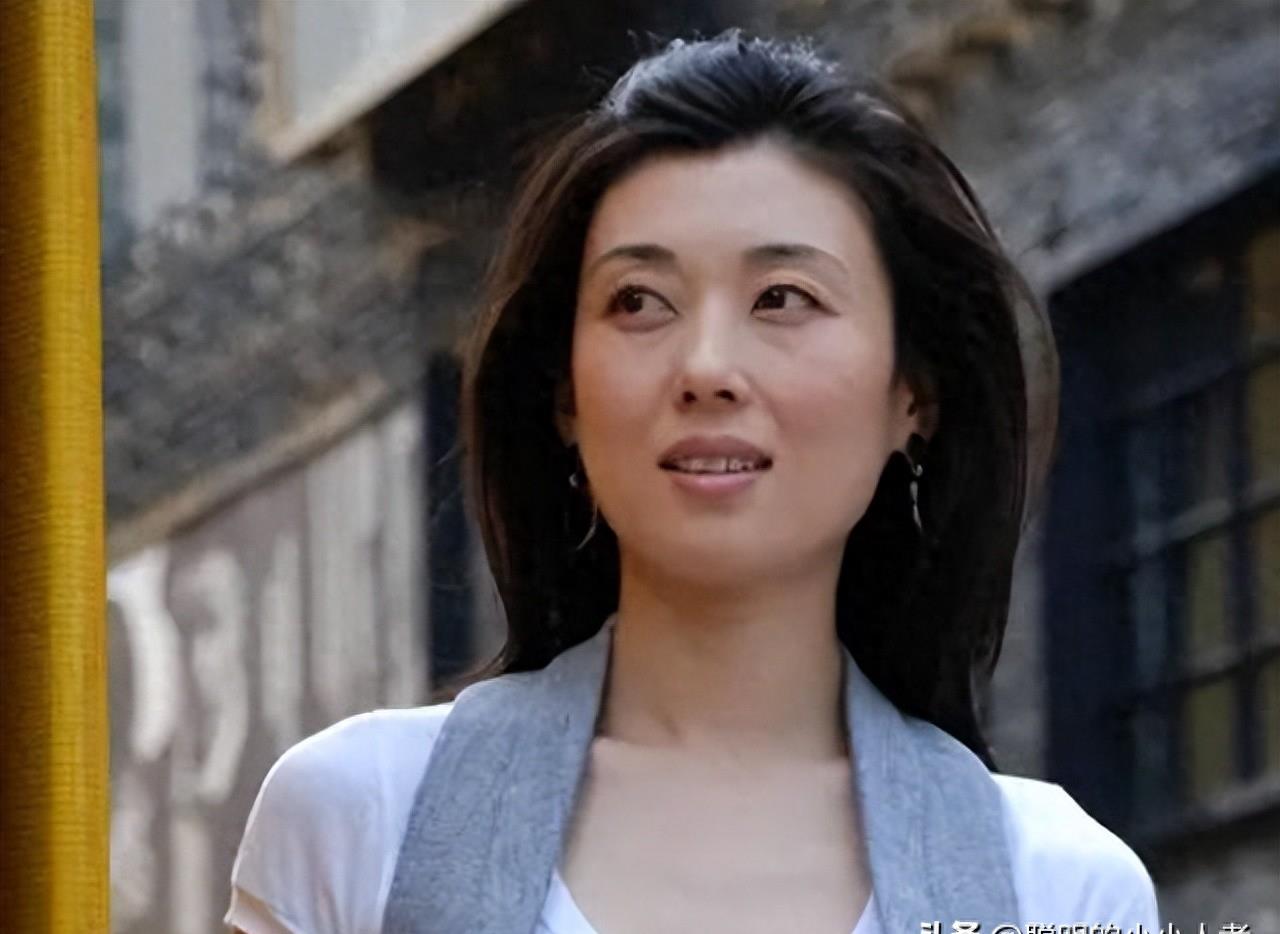 CCTV beauty host Li Hong: dropped out of school at the age of 14 and ...