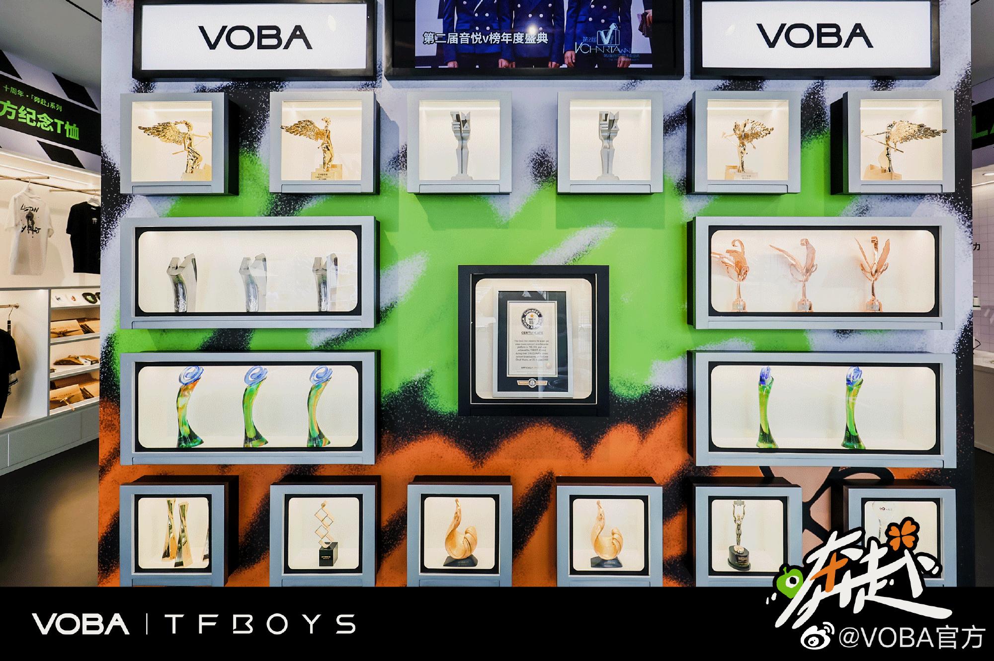 VOBAxTFBOYS 10th Anniversary Flash Mob at Shanghai Station, "The Name of Blood" will be staged ...