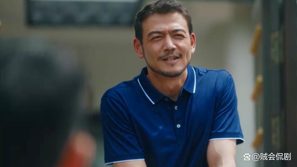 Is Director Zhang Yongfeng of "Our Ten Years" a martyr?He is really similar to Li Guobang - iNEWS